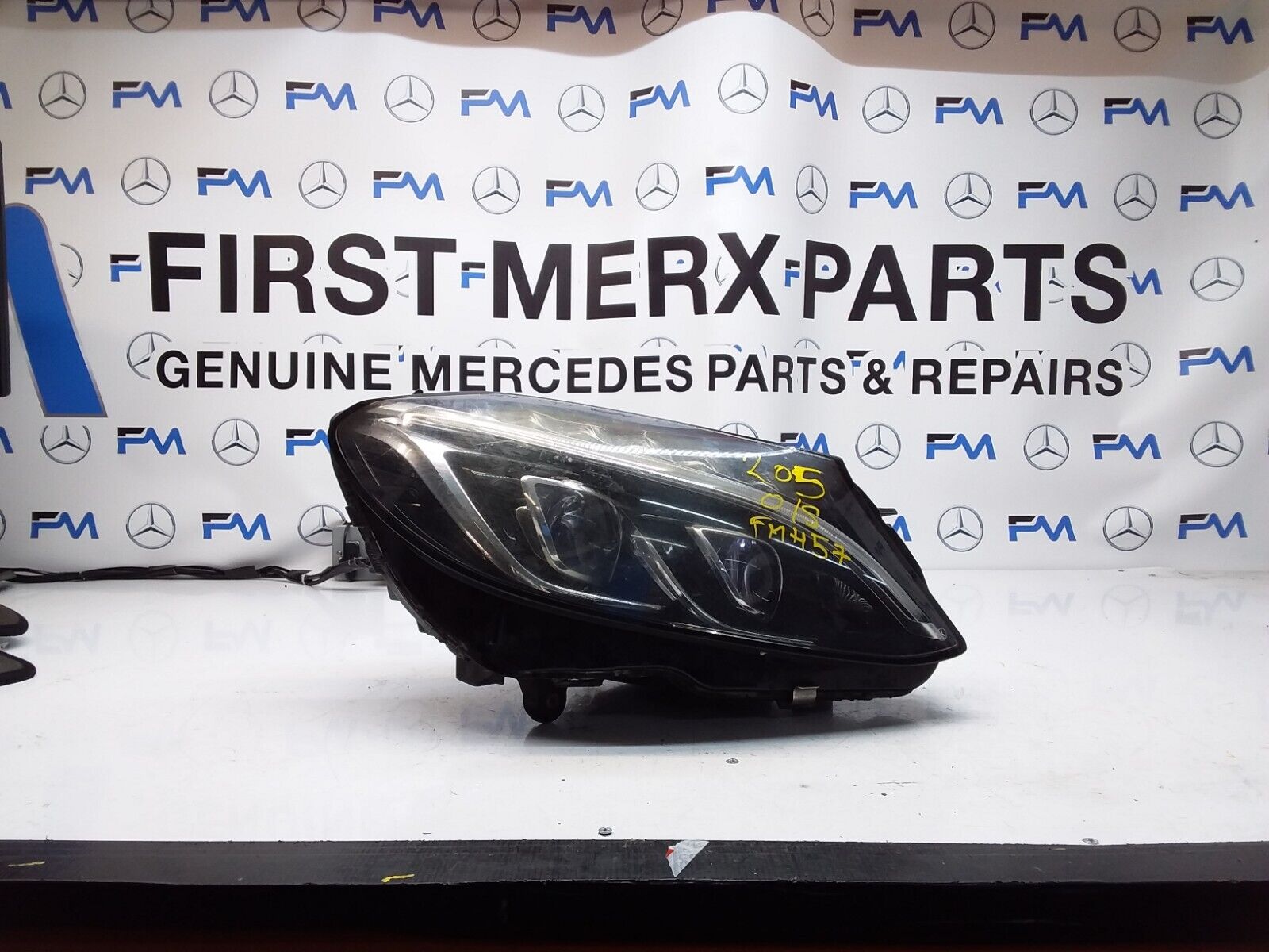 2015 MERCEDES C-CLASS W205 O/S HEADLIGHT A2059069801 FMH57 LED INTELLI ...