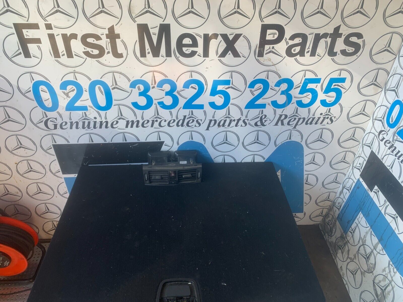 MERCEDES C CLASS W204 DASHBOARD CENTER AIR VENTS HAZARD BUTTON A204830 ...
