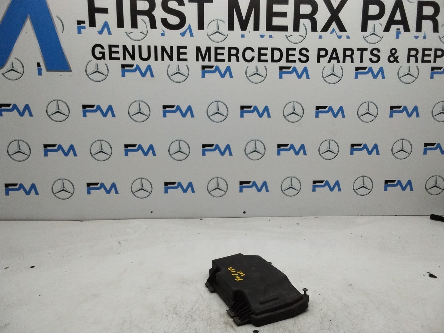 MERCEDES BENZ C-CLASS W205 FUSE RELAY BOX LID A2055400182 FMF152 ...