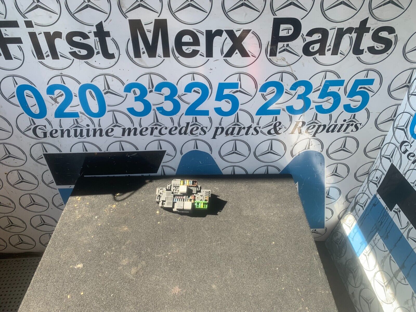 MERCEDES E CLASS FUSEBOX FUSE BOX E 220 D AMG LINE 2.0L Diesel A213906 ...