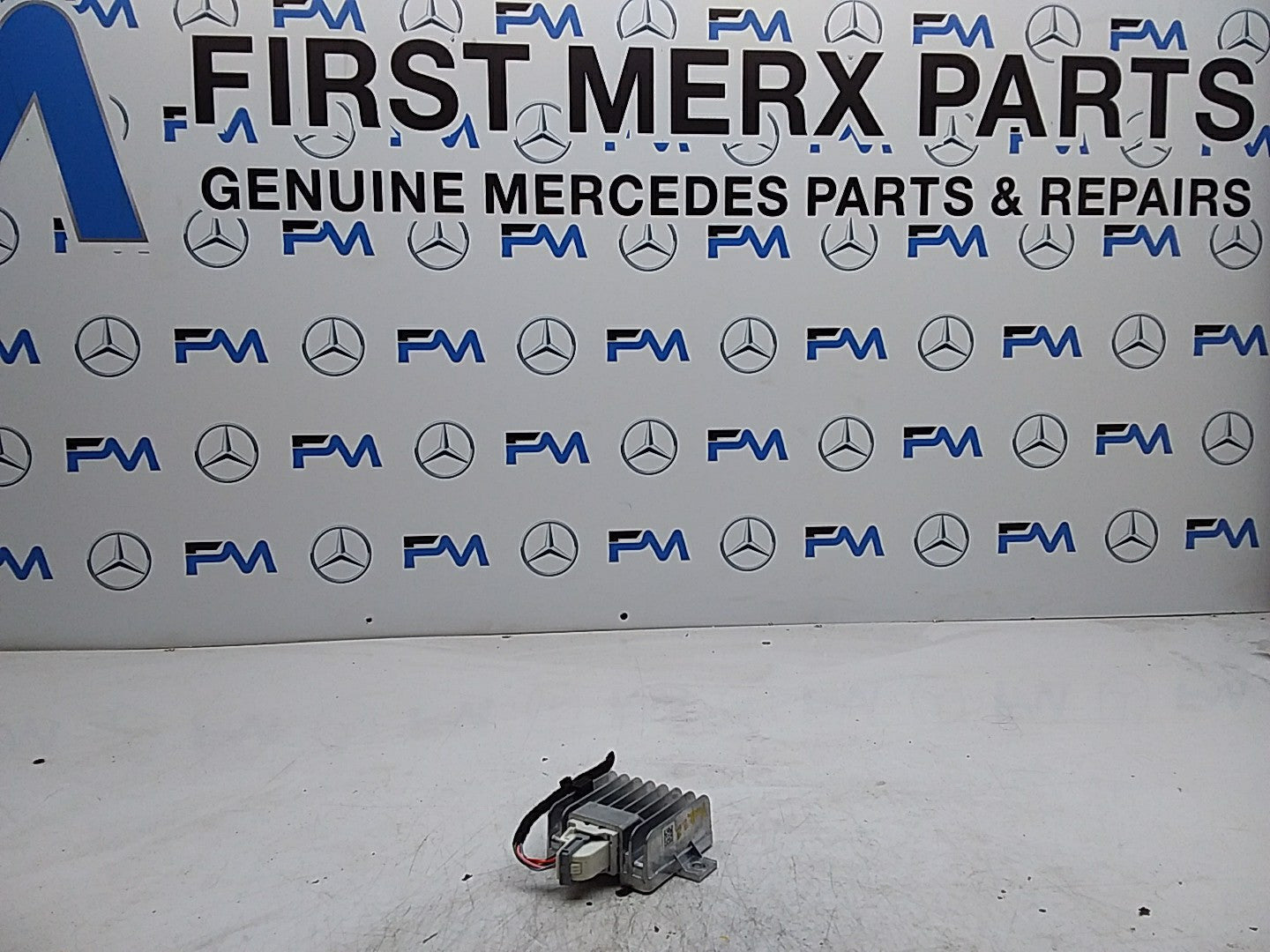MERCEDES BENZ A-CLASS W177 ECU AMPLIFIER ELECTRIC A2439008400 FMR22 ...